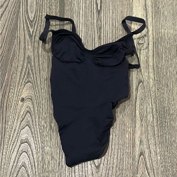 SKIMS | Intimates & Sleepwear | Nwotskims Seamless Sculpt Thong ...